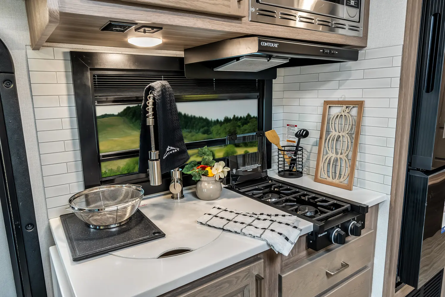 Entrada M-Class Class C Motorhomes - East to West