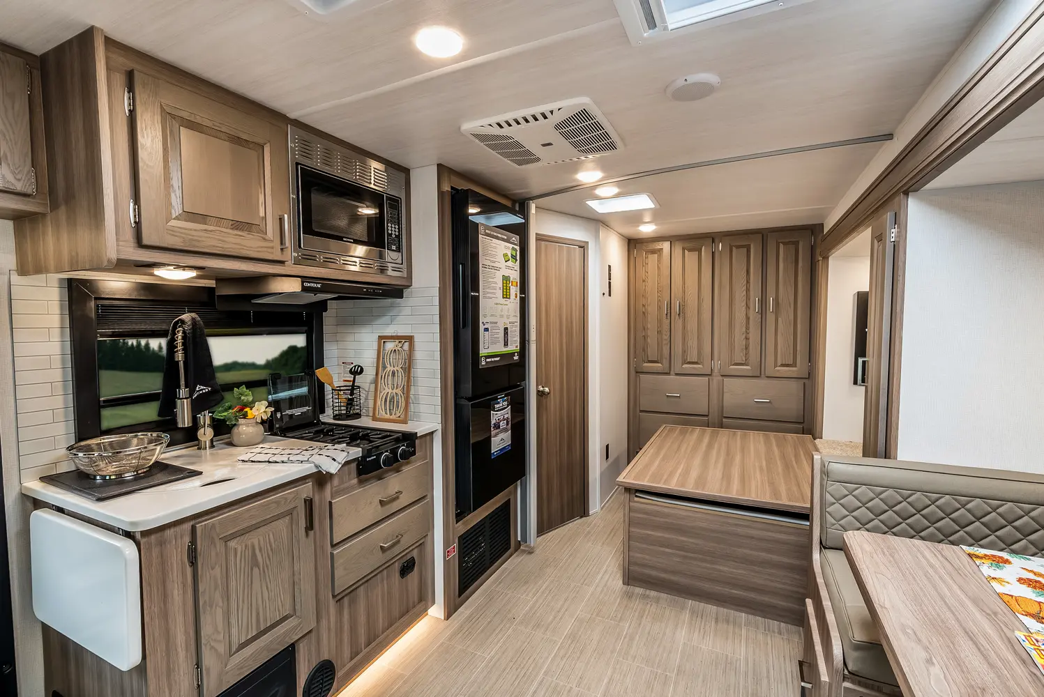 Entrada M-Class Class C Motorhomes - East to West