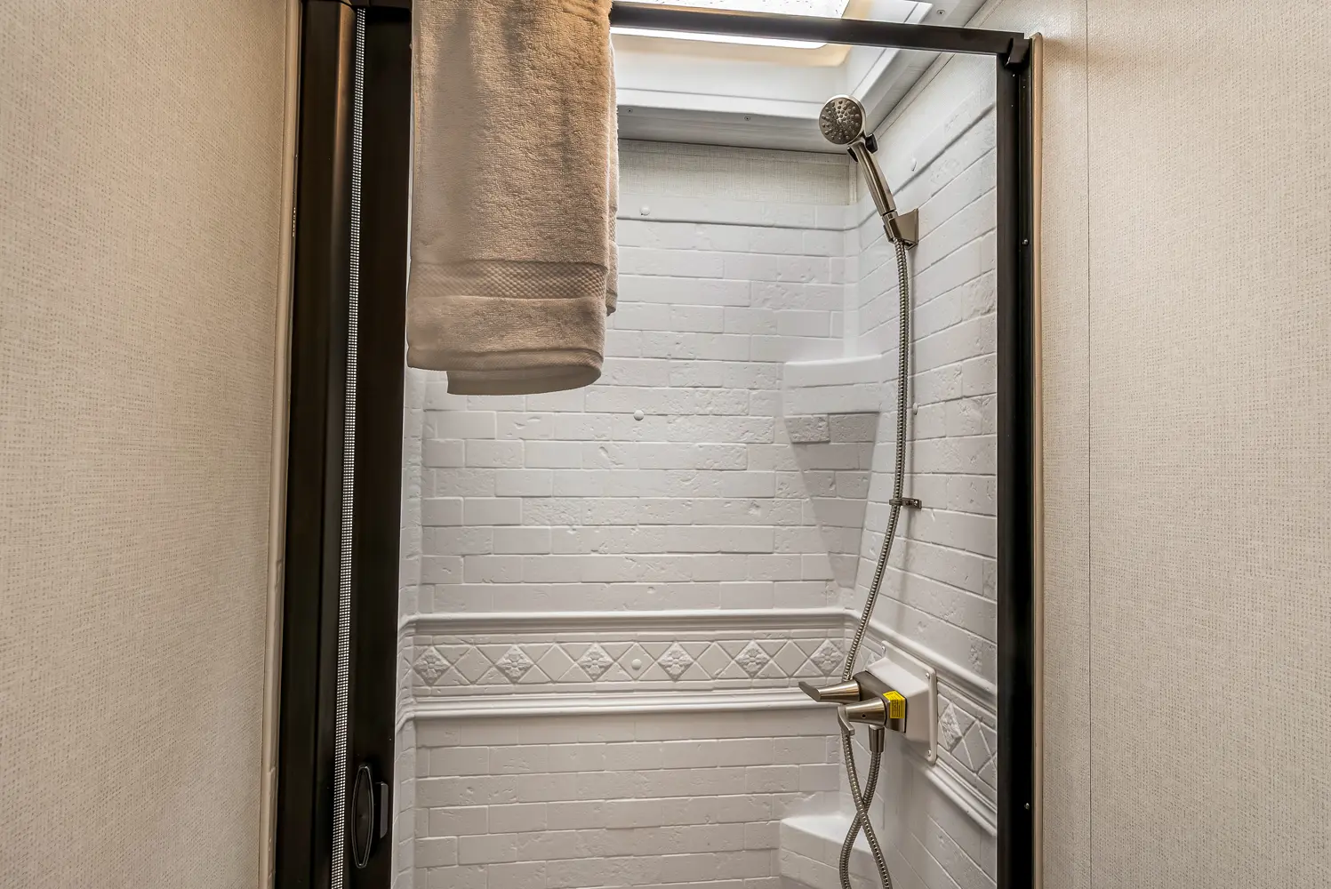 Entrada M-Class Class C Motorhomes - East to West